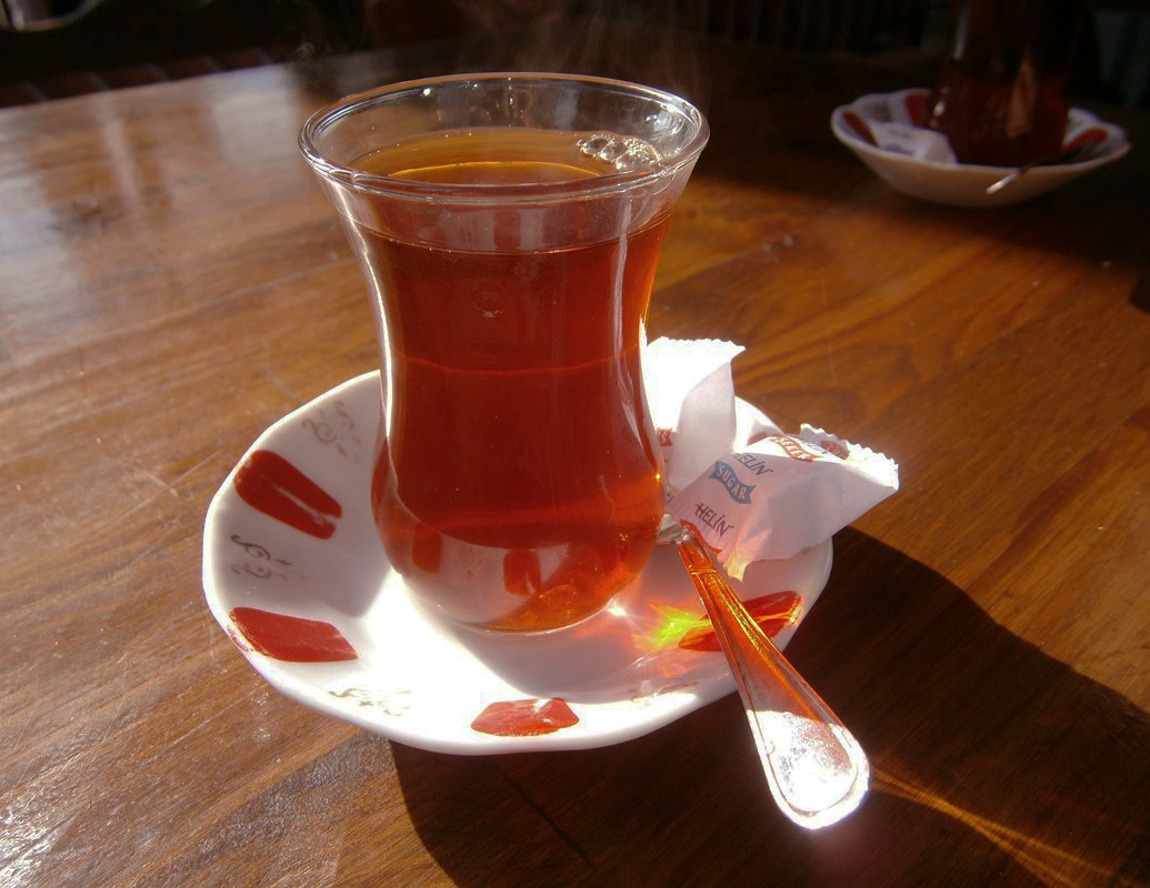 Taifas la un pahar de ceai turcesc – Jurnal de iubitori de ceaiuri