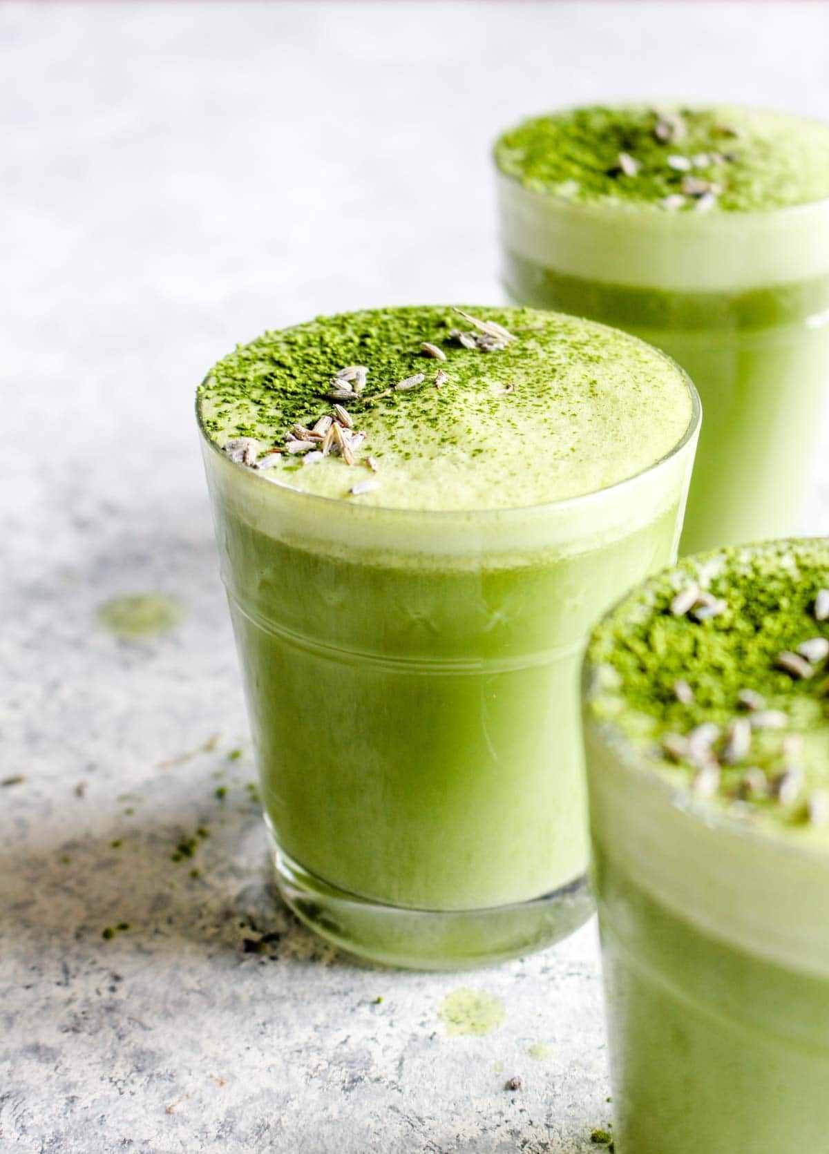 Matcha Latte cu lavandă – Jurnal de iubitori de ceaiuri